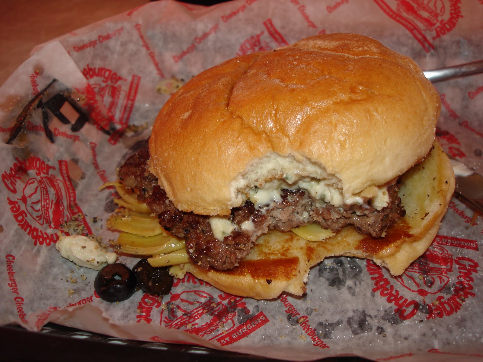 The Tiny Skillet: Cheeburger Cheeburger - Birthday Lunch!