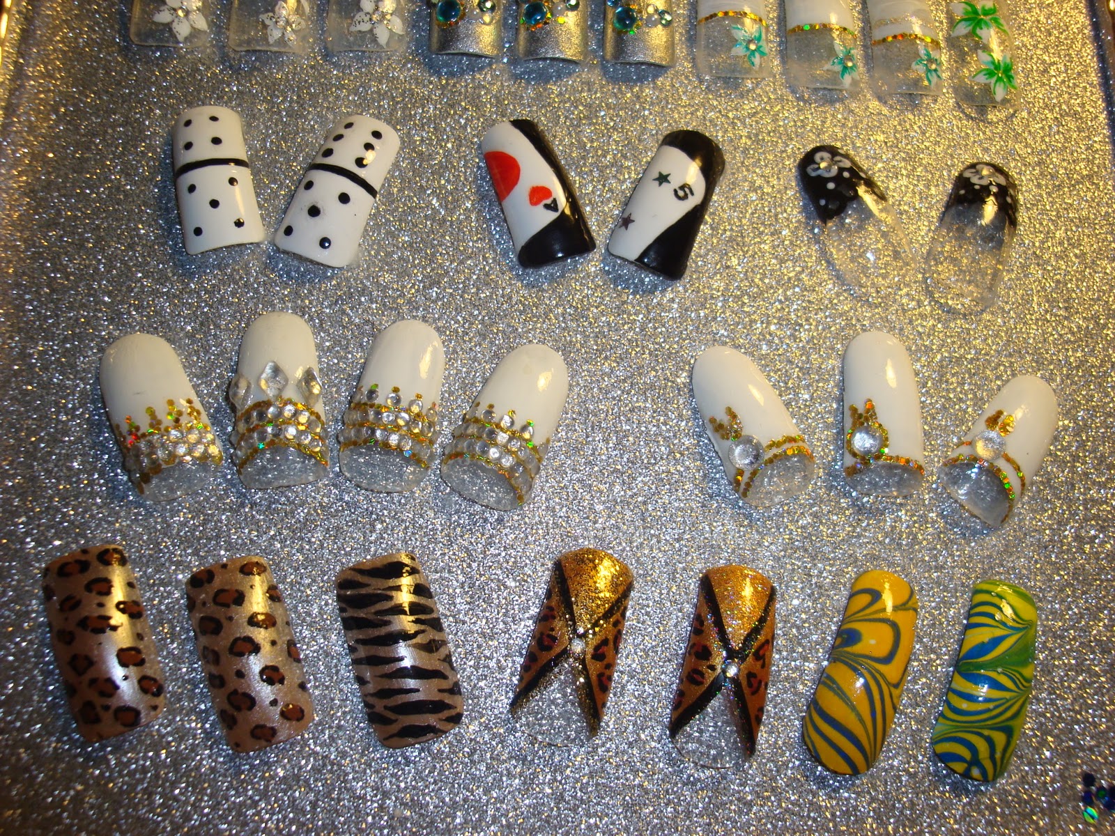 NailHolics / RT7 Total Beauty Salon: 2D Nail Designs by Min