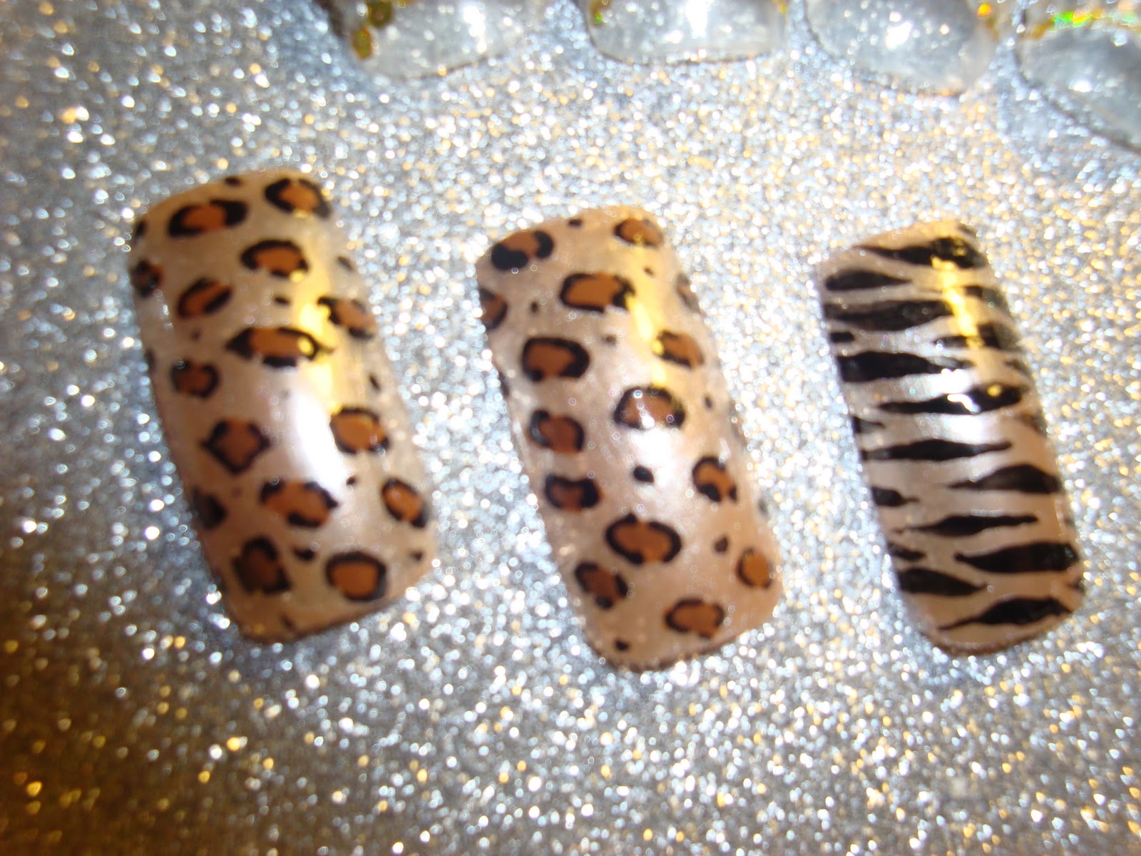 NailHolics / RT7 Total Beauty Salon: 2D Nail Designs by Min