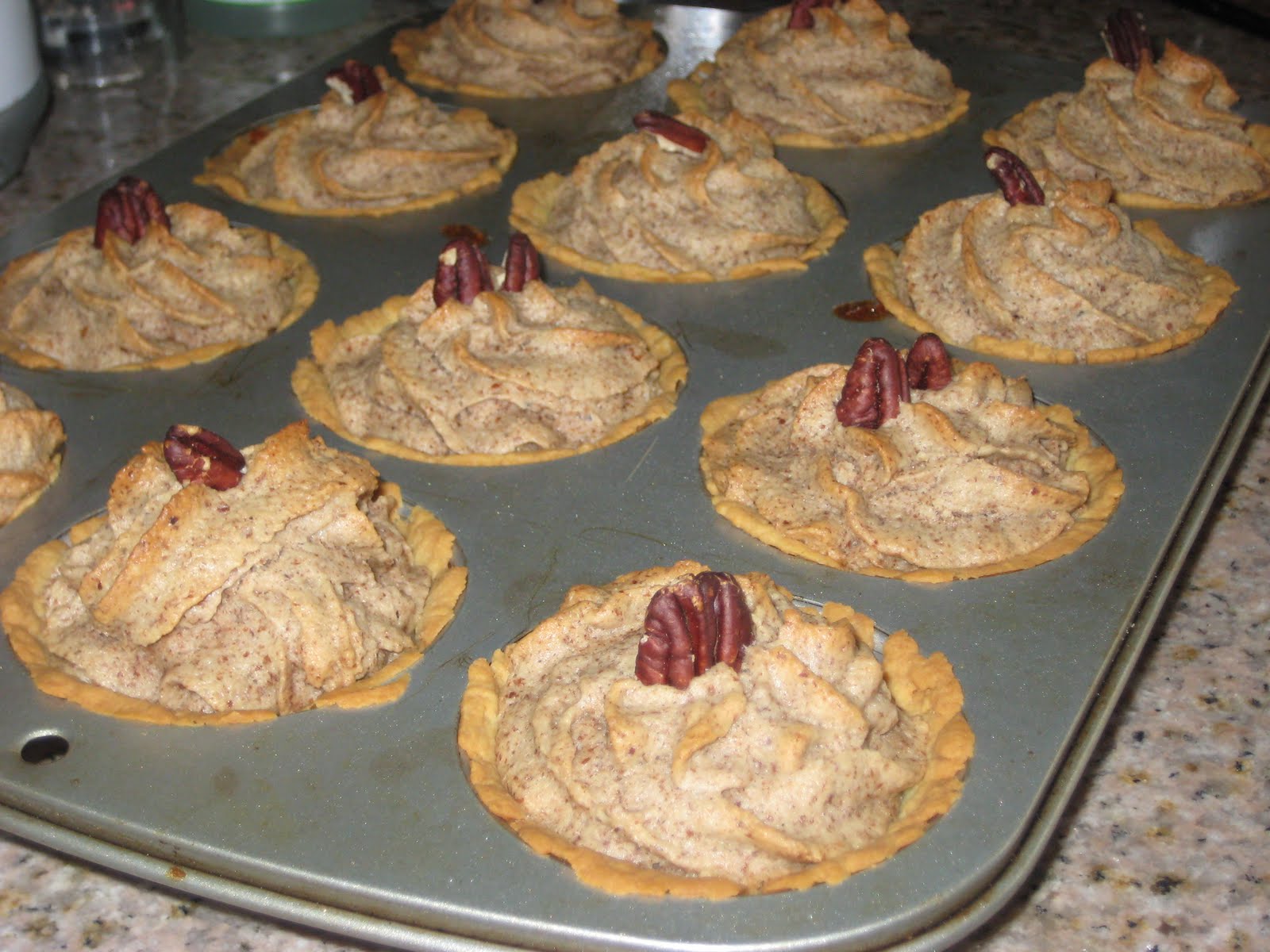 The Complete Art of Cooking: Cosulete cu nuca