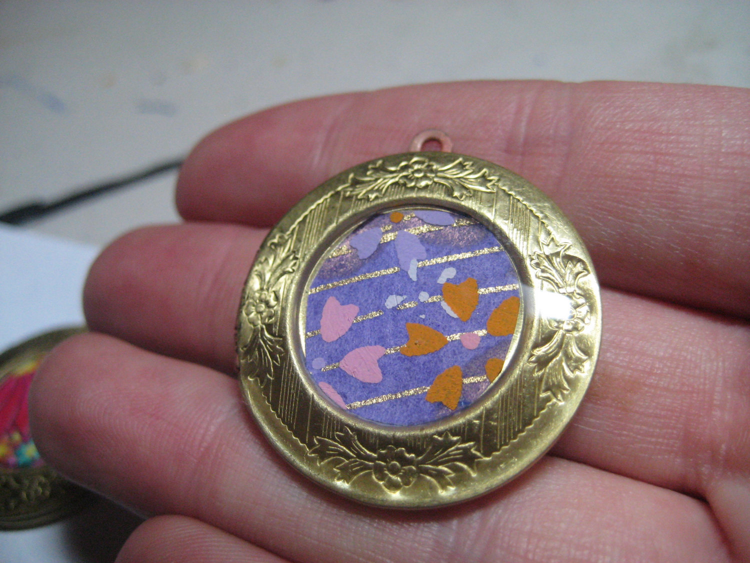 Nicola Toms Designs: Some new resin lockets