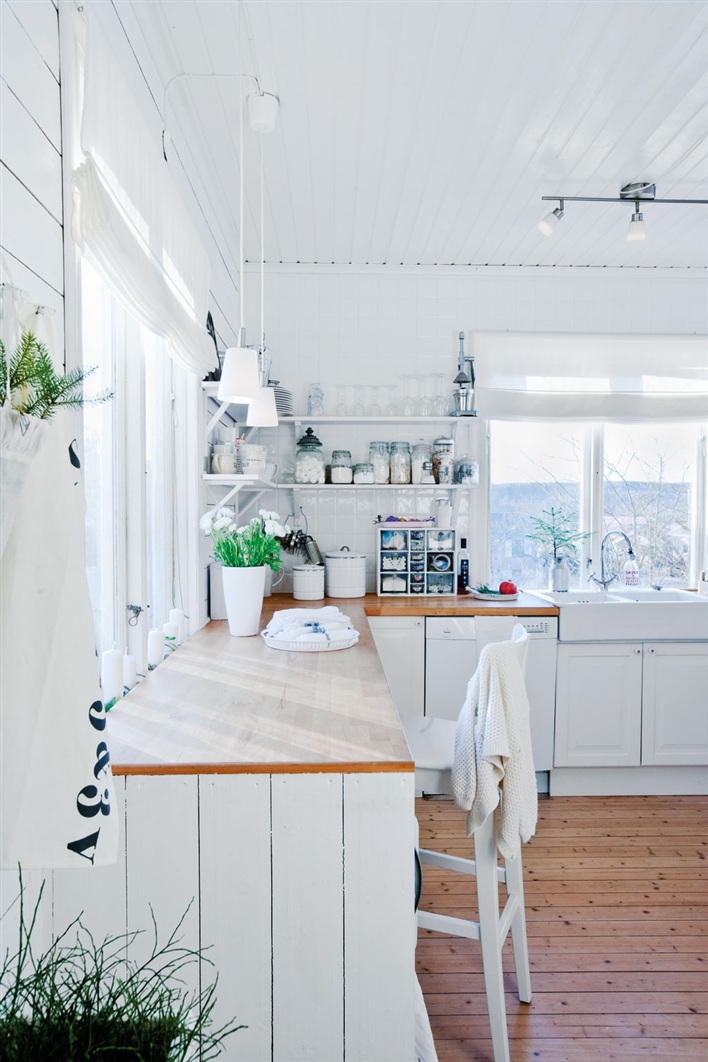 The Cottage Cheese: Scandinavian Cottage Kitchen Inspiration