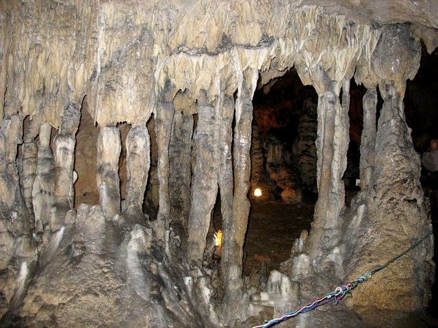 10 pesteri din Romania- faceti un top! - Enciclopedia calatorului ...