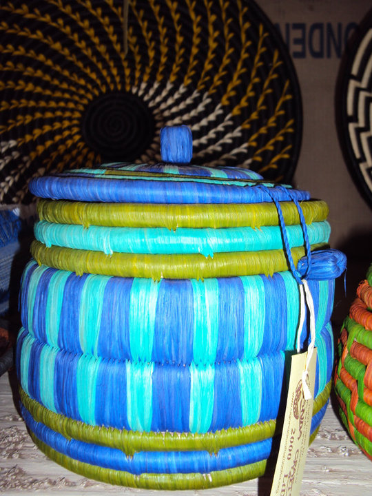 a w a v a.: A fabulous day with the Uganda Craft artisans!