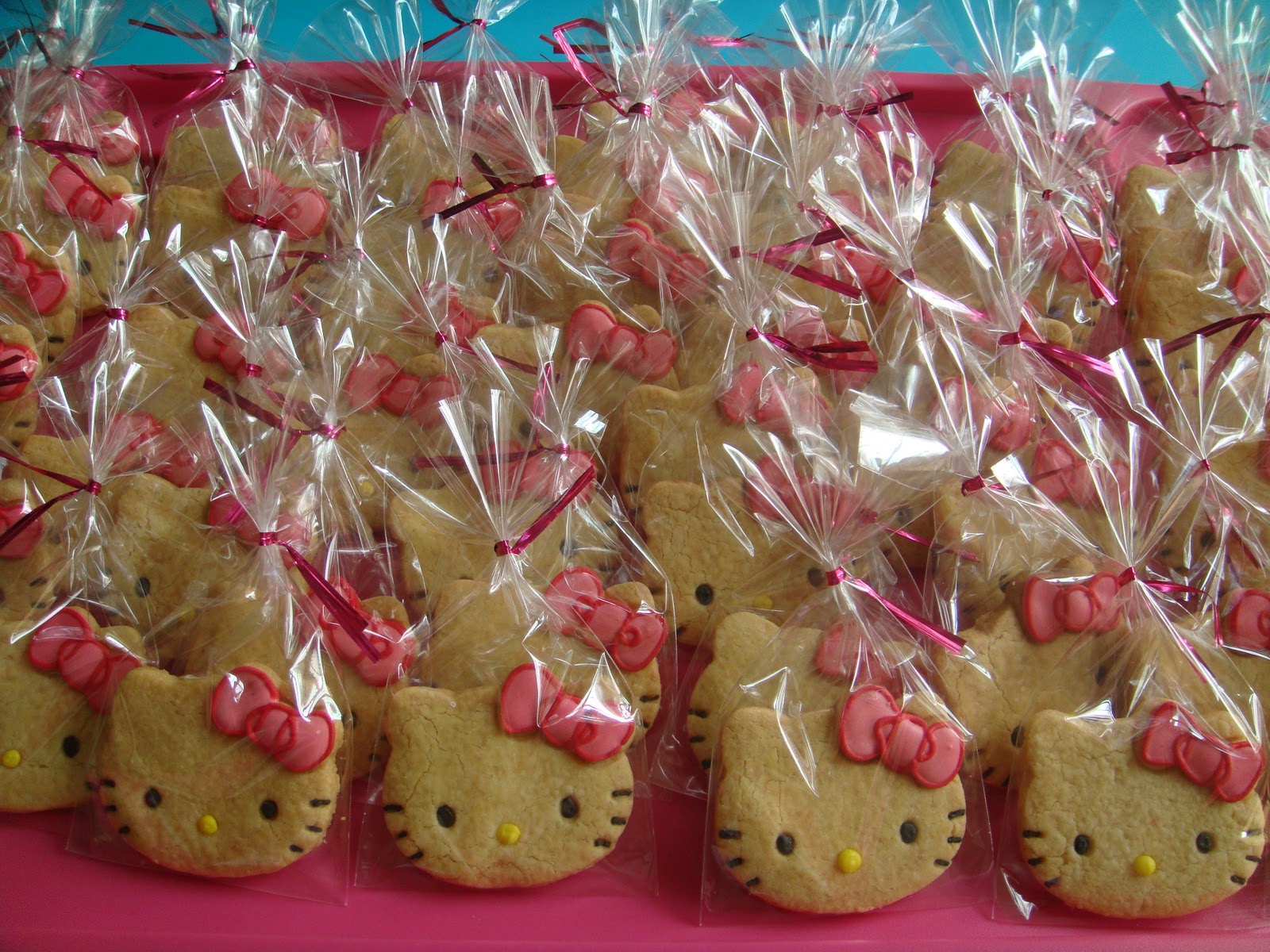 Yummy Baking: Hello Kitty Cookies