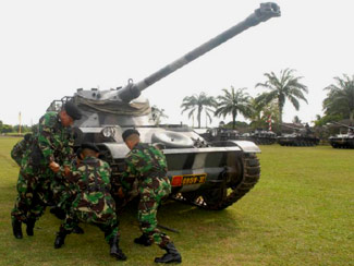 gambar TNI Indonesia: Gambar Tank TNI Indonesia