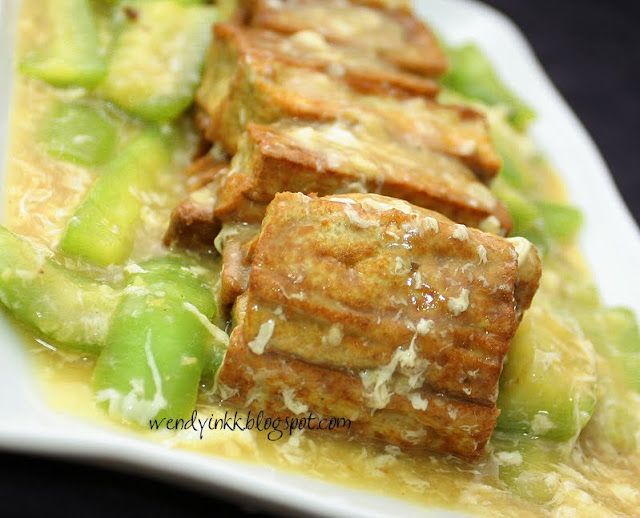 Table for 2.... or more: Tofu with Angled Loofah