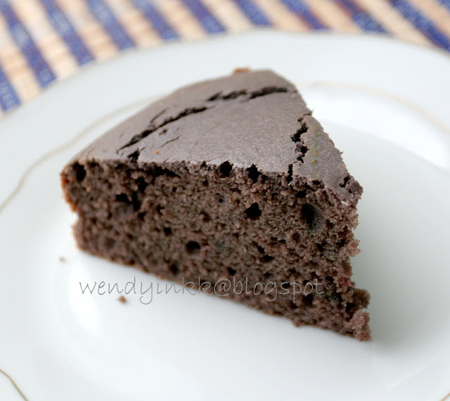 Table for 2.... or more: Red Velvet Cake Experiment with Roselle