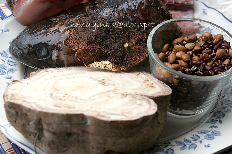 Table for 2.... or more: Arrowroot and Snakehead Soup 粉葛生鱼汤