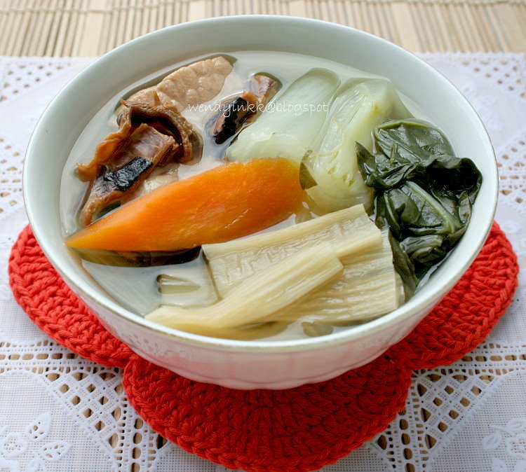 Table for 2.... or more: Dried And Fresh Bok Choy Soup - Soup Week #3