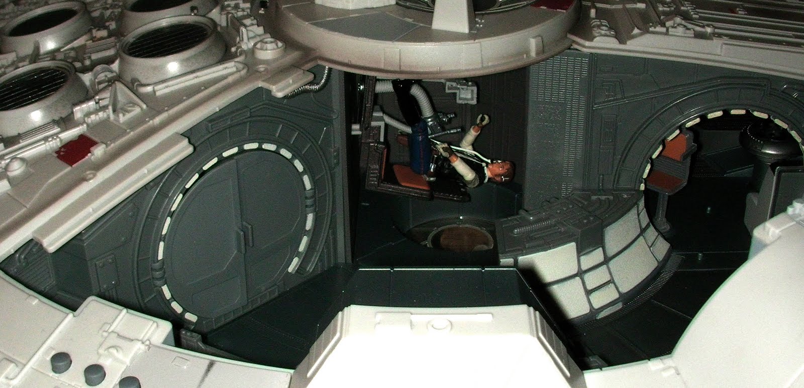 Kisho Meteora, Star Wars Collector: Millennium Falcon w/ Han, Lando and ...