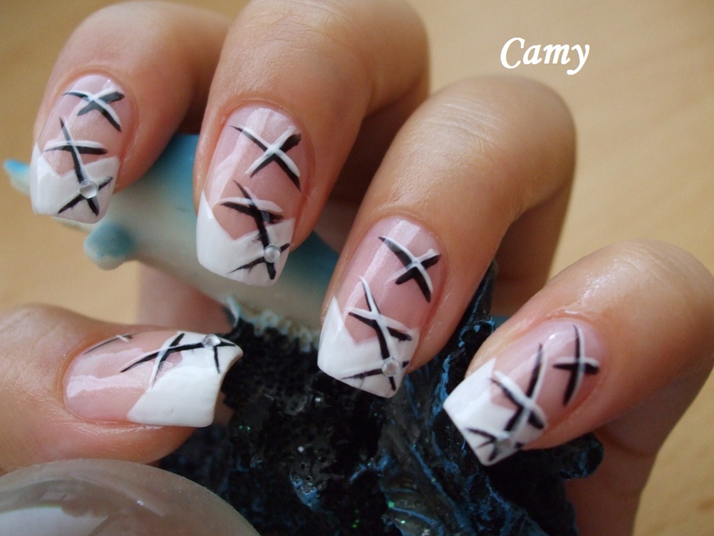 Abstract French Manicure | Camy's Beauty Corner