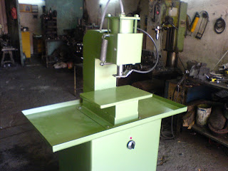 maquinaria para calzado: troqueladora neumática