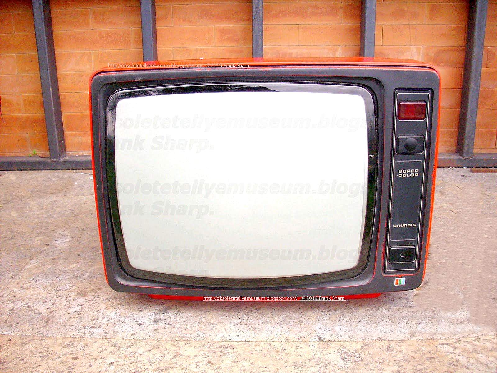 Obsolete Technology Tellye !: GRUNDIG SUPER COLOR 1631 YEAR 1977.