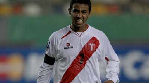 Leyendas y relatos de fútbol: Ñol Solano quiere retirarse del fútbol ...