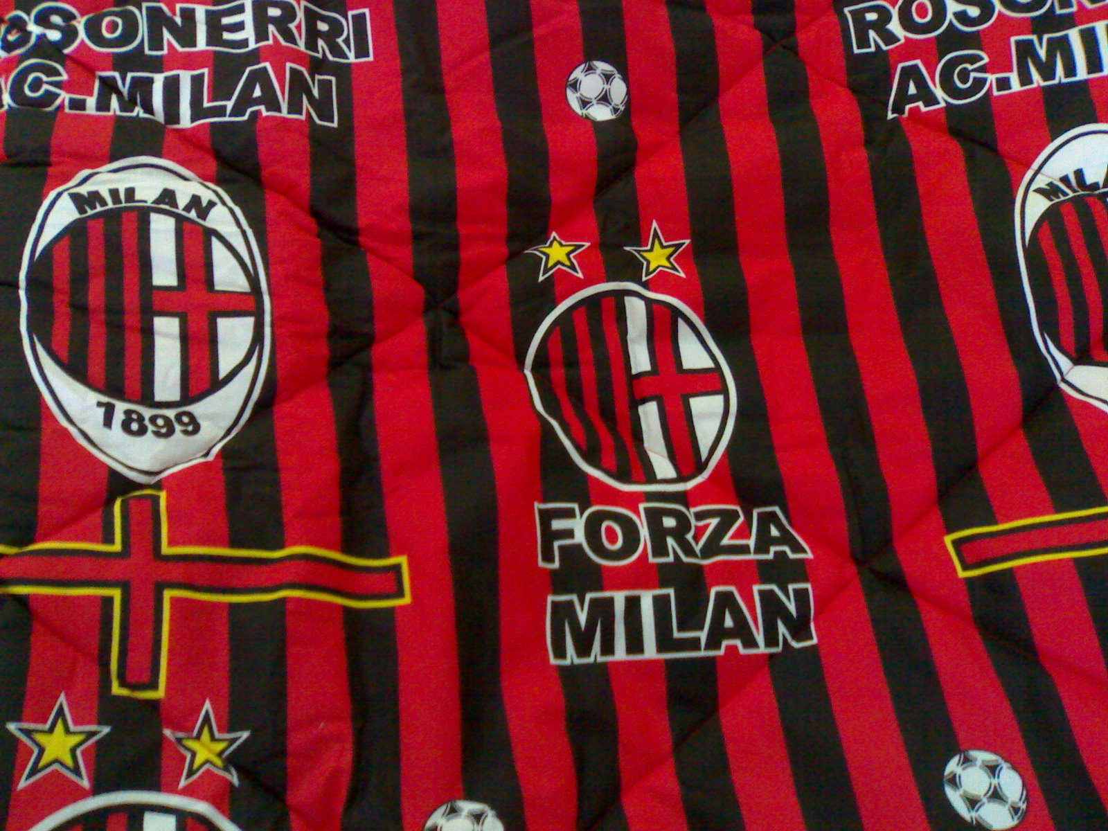 Tanjungpinang Bedcover Store: Bedcover AC MILAN.. Size : King 180x200