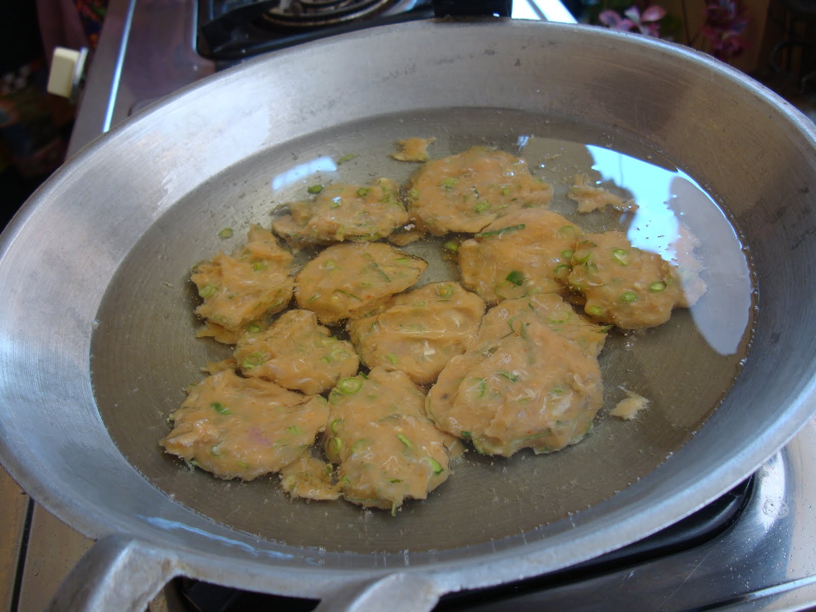 LYNN: Recipe: Thod Man Plaa (Fish fritters)