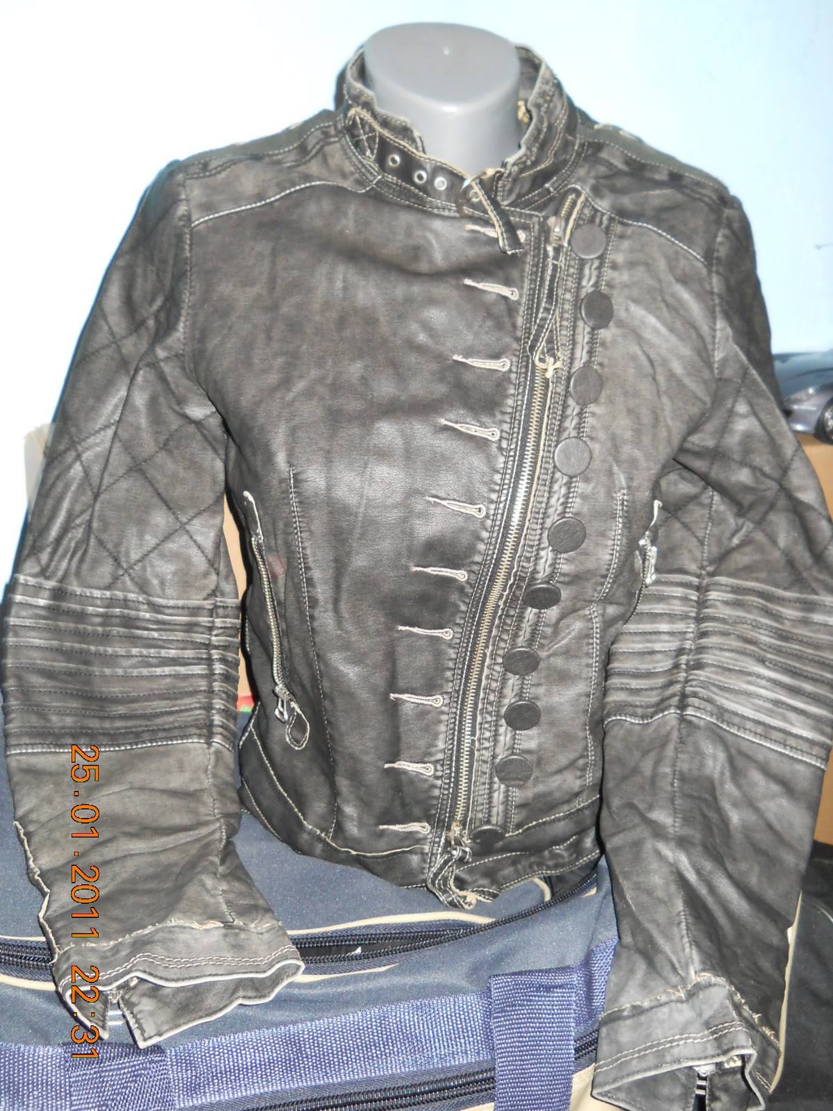 Joly's shop: Geci piele dama!