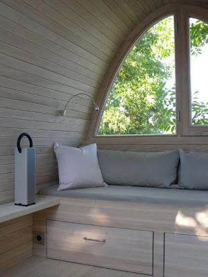 Russian House and Design: The Froschkönig Treehouse by Baumraum