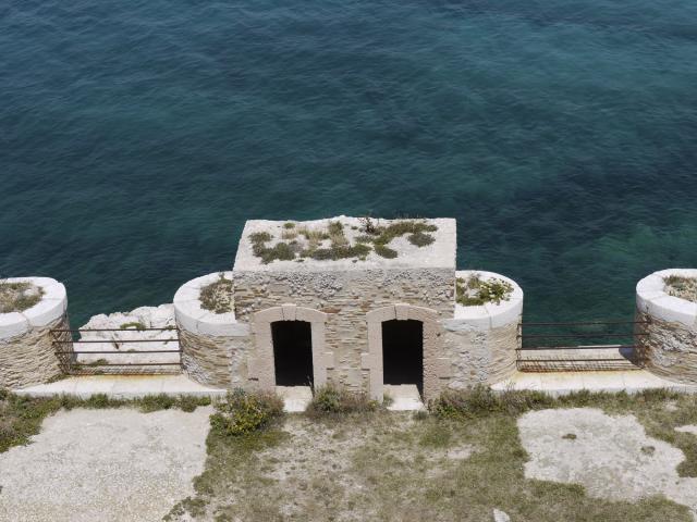 Parlay Voo Françay?: The Count of Monte Cristo slept here