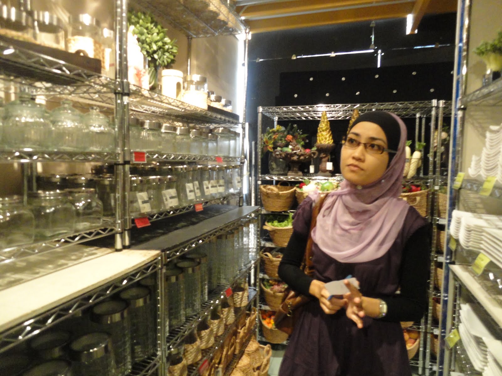 ~ LoVeLY aZaLYea ' s sToRy ~: beRhuJunG minGGu di SSF Home DecO maRt