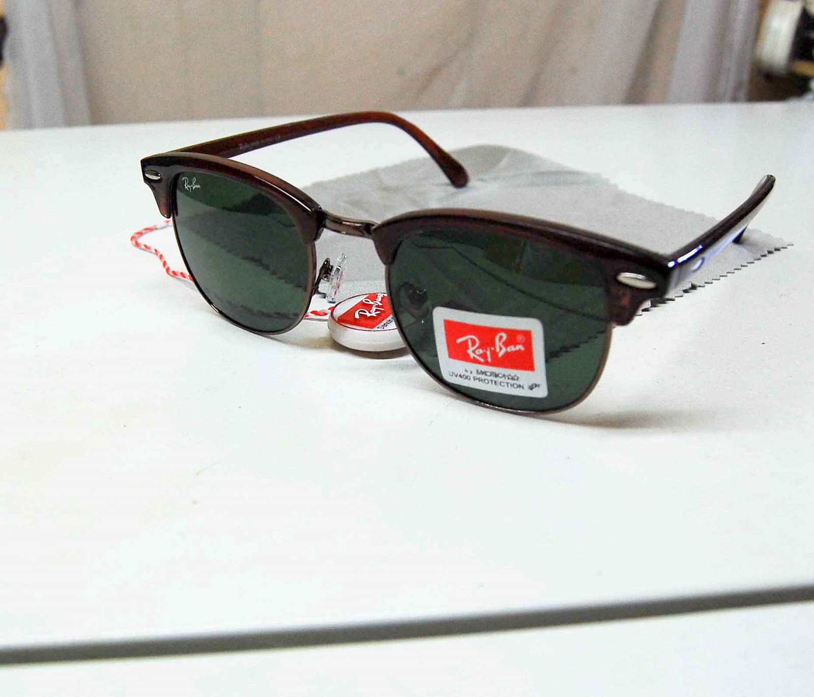 BOMBASTIC RAYBAN: Ray-Ban Wayfarer II 2143