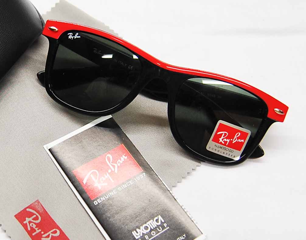 BOMBASTIC RAYBAN: Ray-Ban Wayfarer II 2143