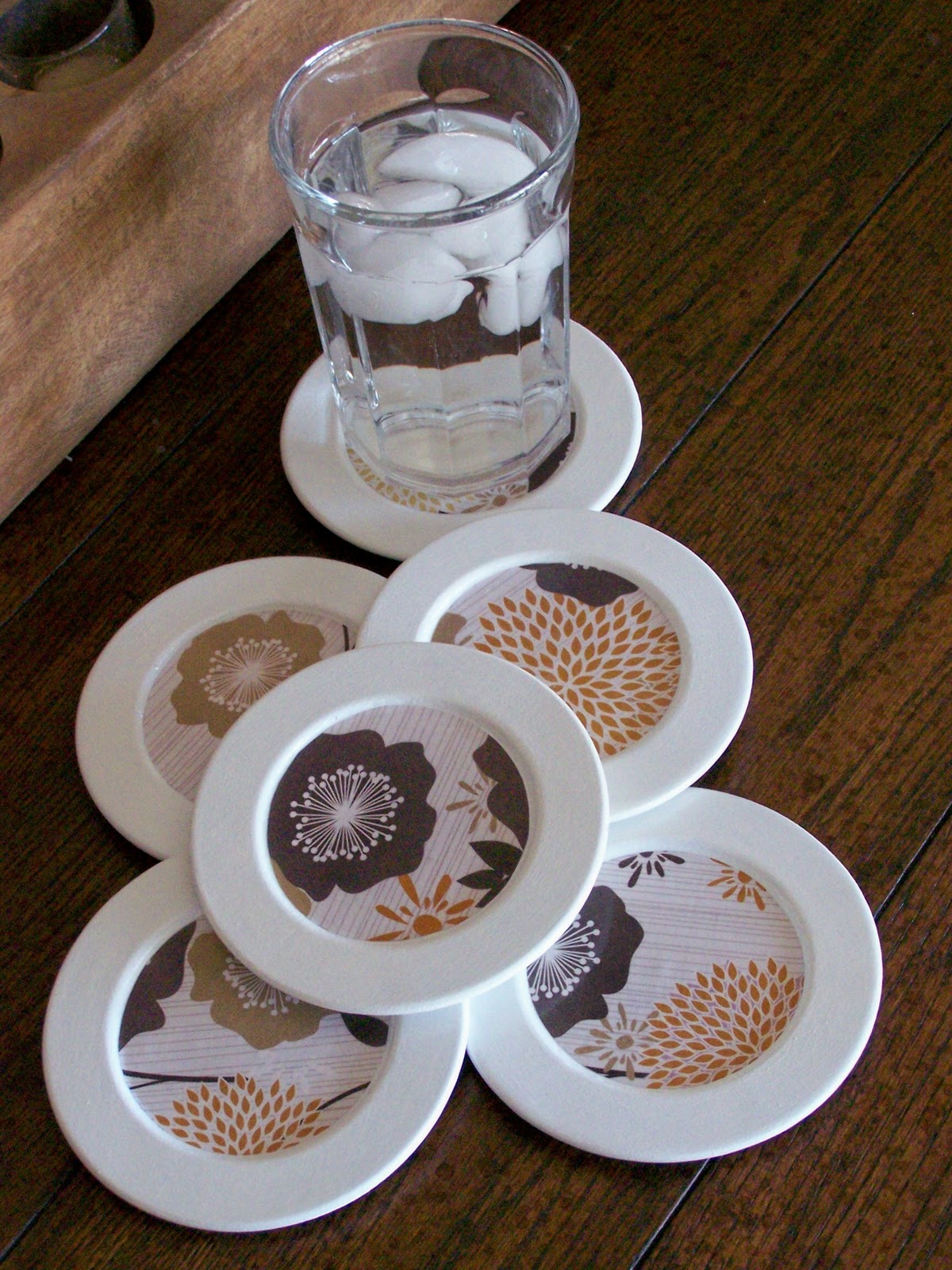 House of Ficek: DIY Retro Print Coasters