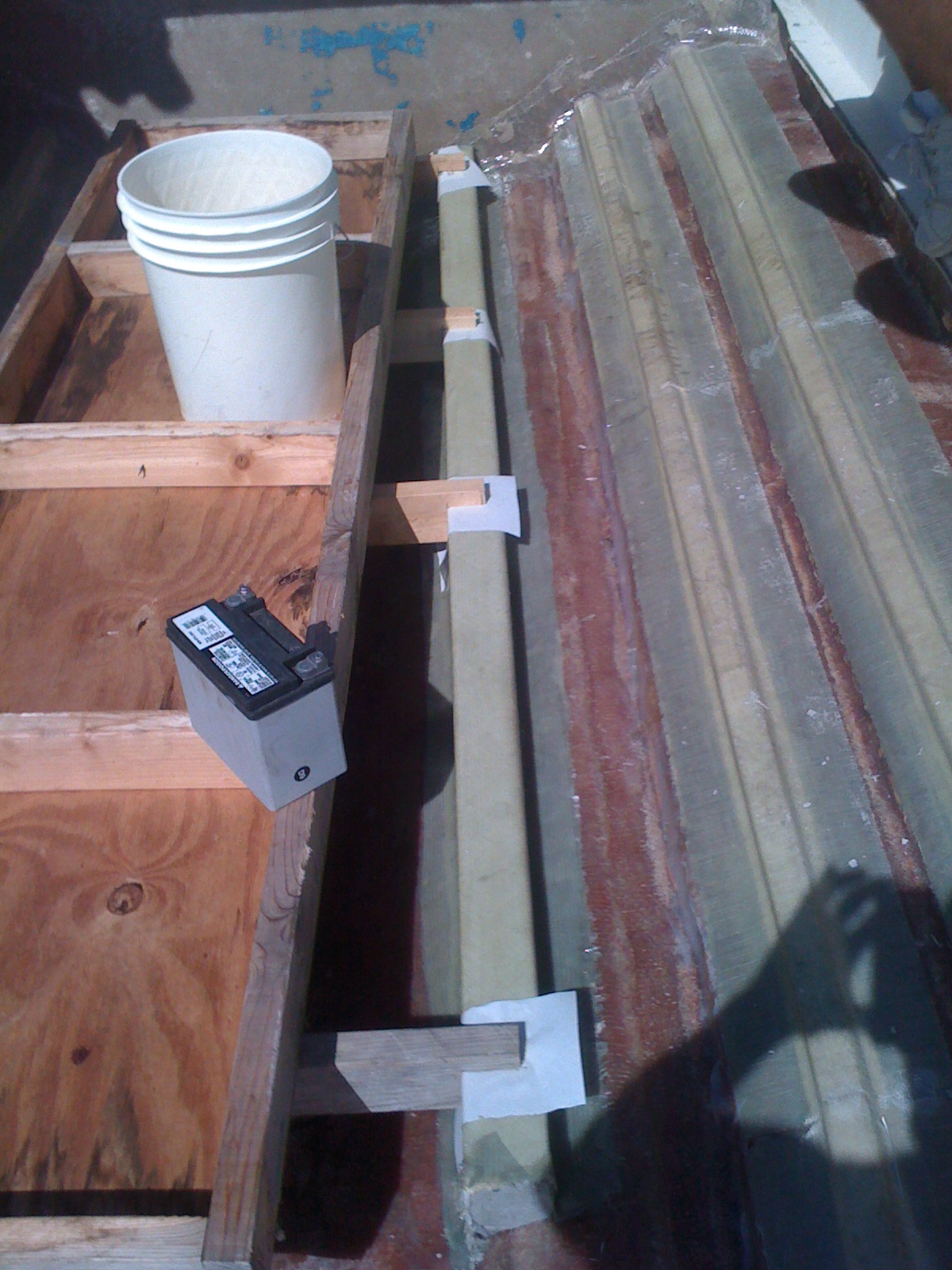 1981 23' Fish Nautique Restoration: Inboard stringers done.....