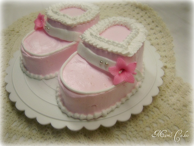 Baby Bootie Mini Cakes | Mari's Cakes (English)