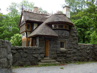 art photo: Very cool house