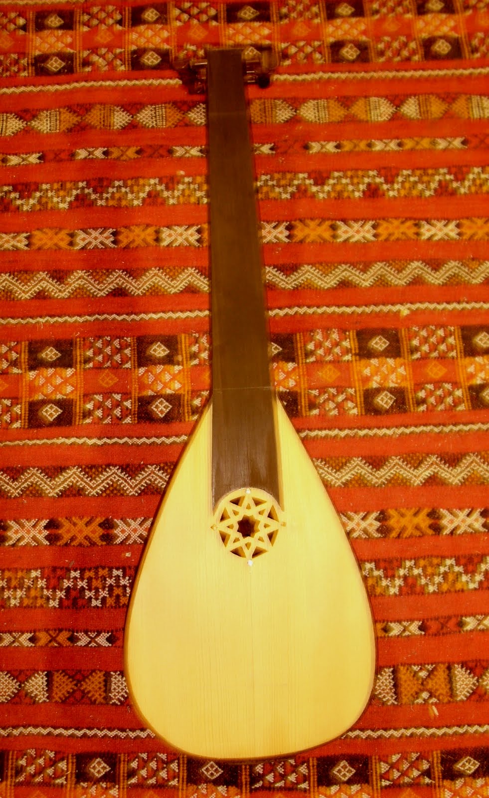 UZMAN ALMERABET: Laúdes (Ud)