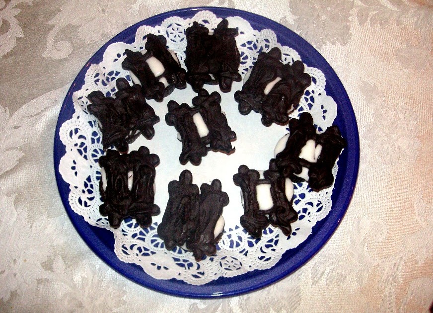 Juggling Frogs: Chocolate Torah scroll templates