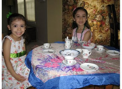 A Silly Mommy of 2 Silly Girls: Planning a Fancy Nancy Tea Party