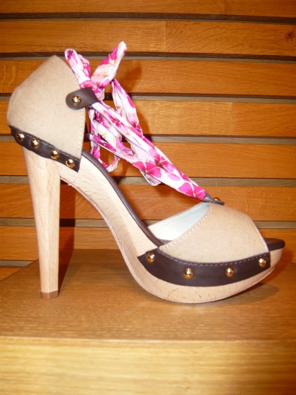 Micro-trend: Get ready for the Gap scarf-shoe - DisneyRollerGirl