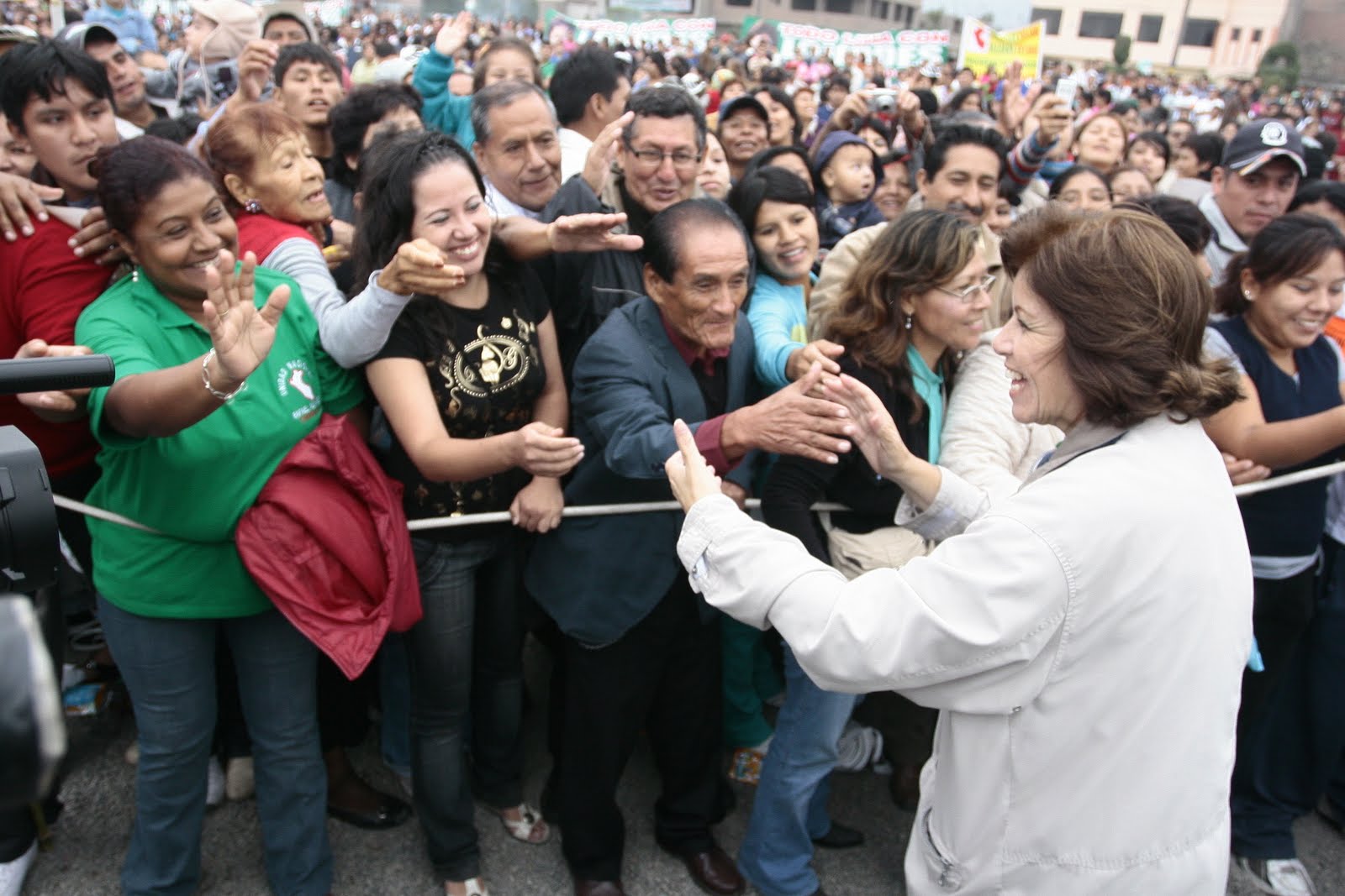 lourdes alcaldesa 2010: LOURDES FLORES PRESENTA CANDIDATOS DE LIMA ...