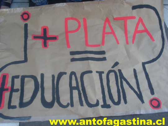 PROBLEMÁTICA SOCIAL: ESTUDIANTES DE LA UA PROTESTAN PACÍFICAMENTE EN ...