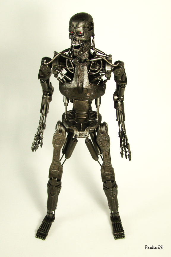 RED6: Hot Toys MMS094 Terminator Salvation T-700