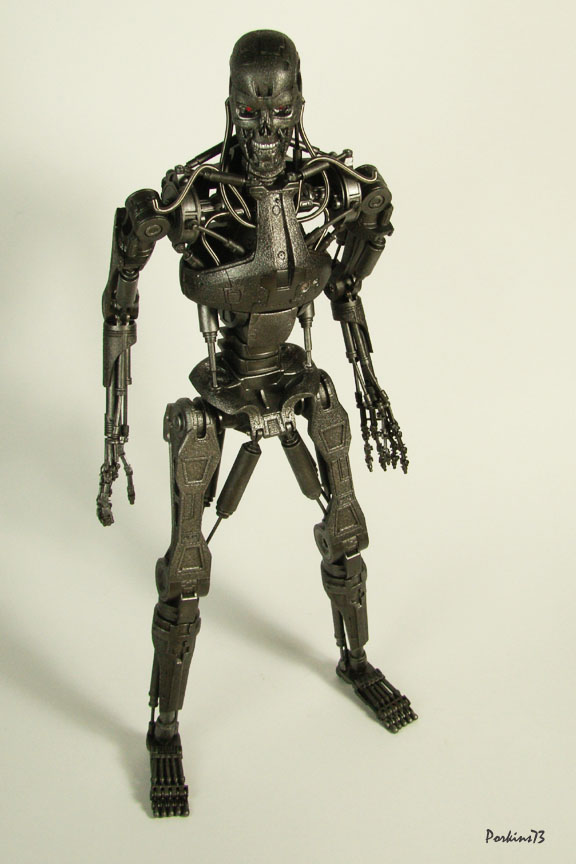 RED6: Hot Toys MMS094 Terminator Salvation T-700