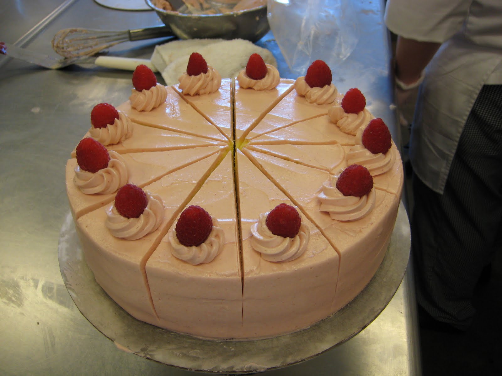 Journal of a culinary student: Advanced baking: Cake station
