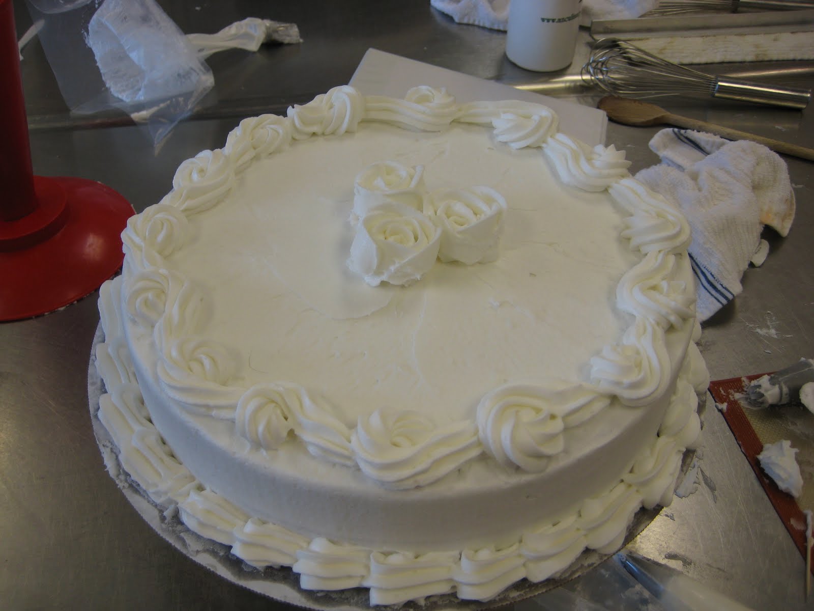 Journal of a culinary student: Advanced baking: Cake station