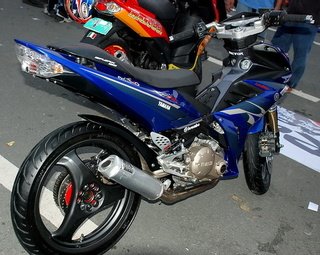 Modifikasi Motor: Yamaha X1R Vs Kawasaki Fury