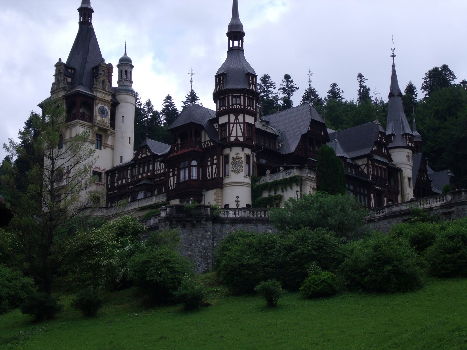 Viajar y contar Blog de viajes de Concha Pelayo: Castillo de Peles en ...