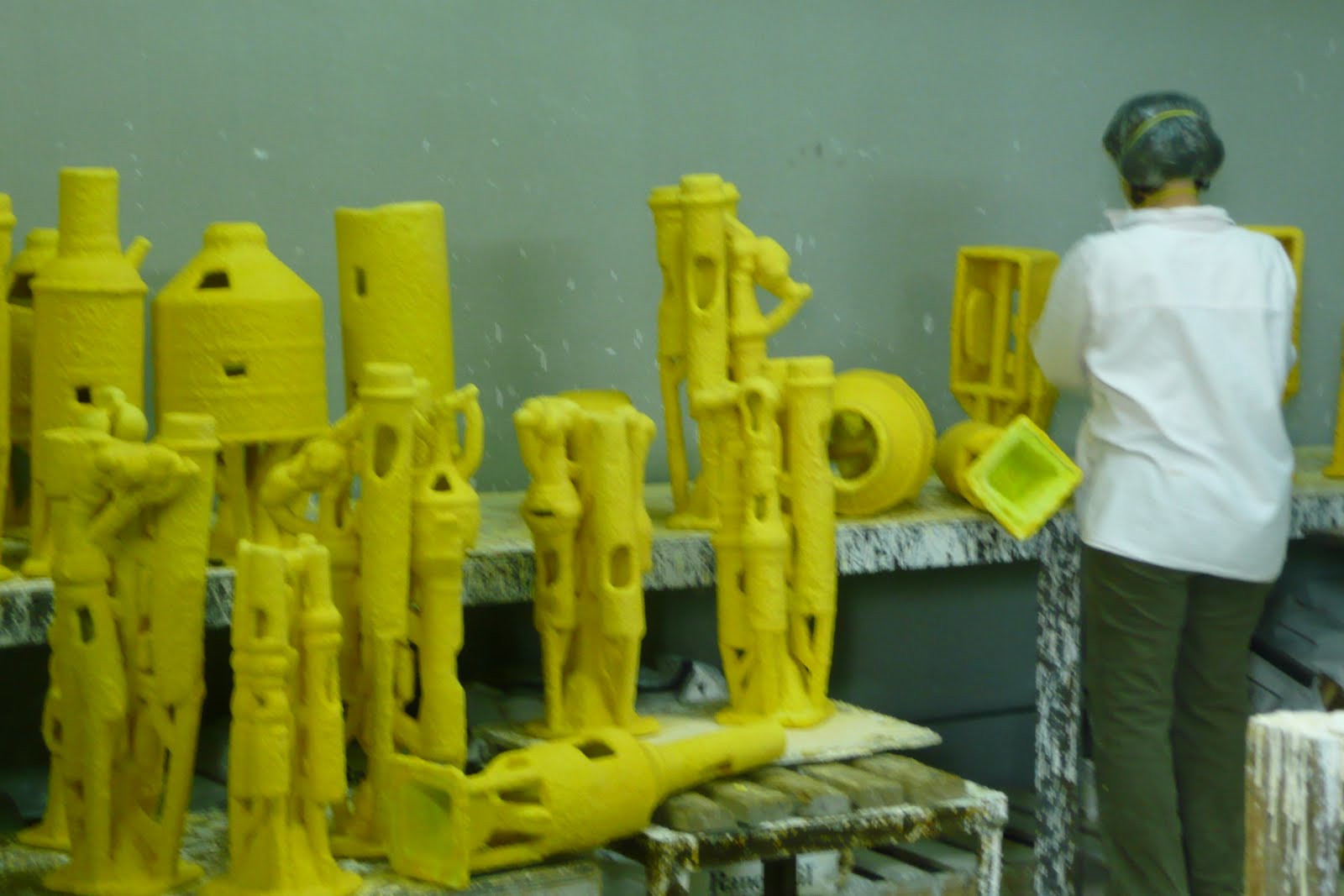 Luis Montoya and Leslie Ortiz: Making the ceramic shell molds on the ...