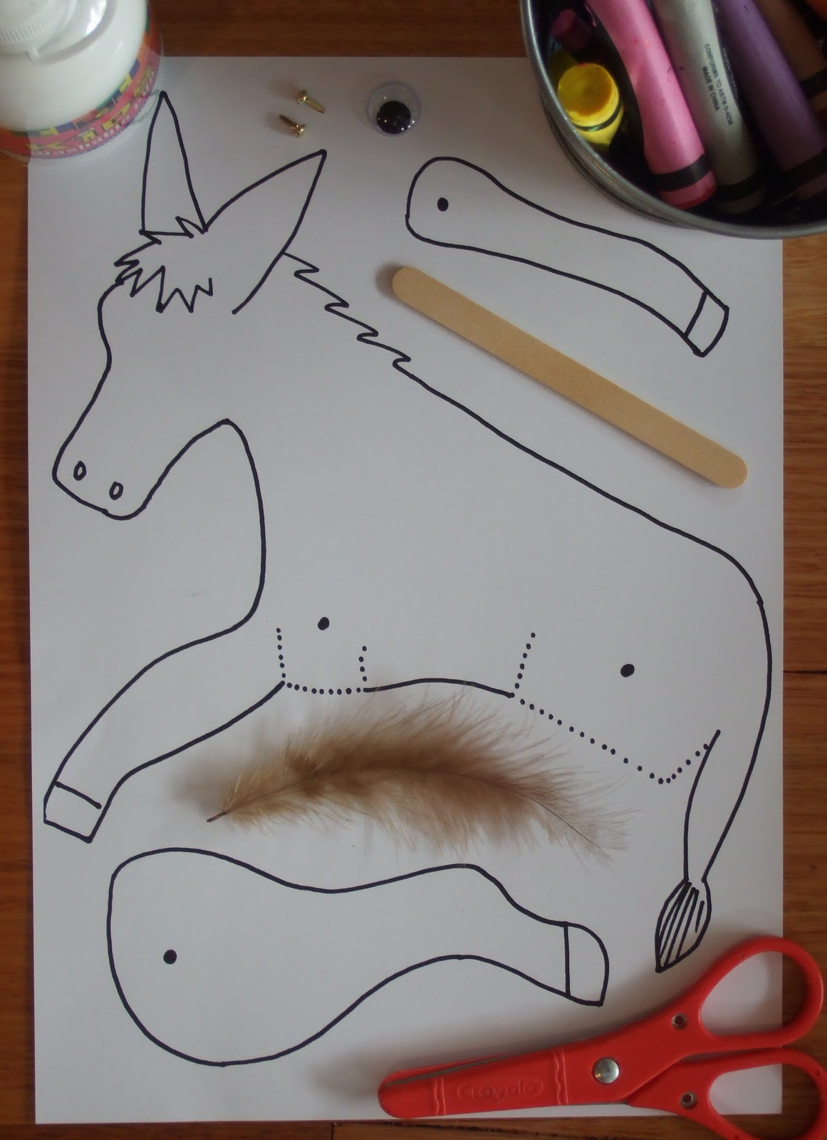 My Little Bookcase: MAKE YOUR OWN 'WINKY, WONKY DONKEY' PUPPET!