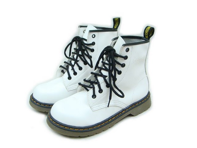 Your Shopping Kaki - A Review Blog: Product Review: Doc Martens Boots