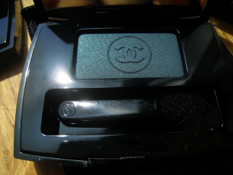 Chanel Ombre Essentielle Eye Shadow (Bois Bleu and Safari) | The Non-Blonde