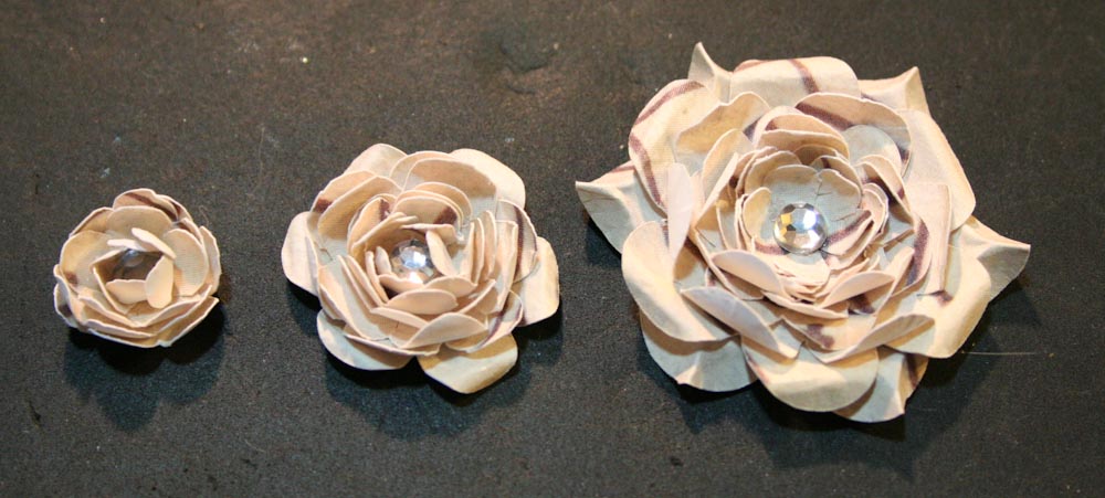 Splendid Scraps: Paper Rose Tutorial (Four Sizes)