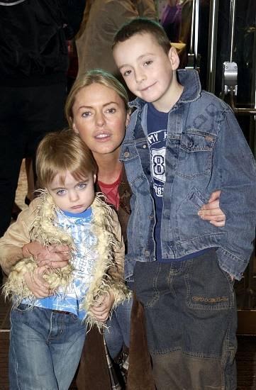 oasisblues: Lennon Gallagher is upset 'mamma mia' Patsy kisses old men ...