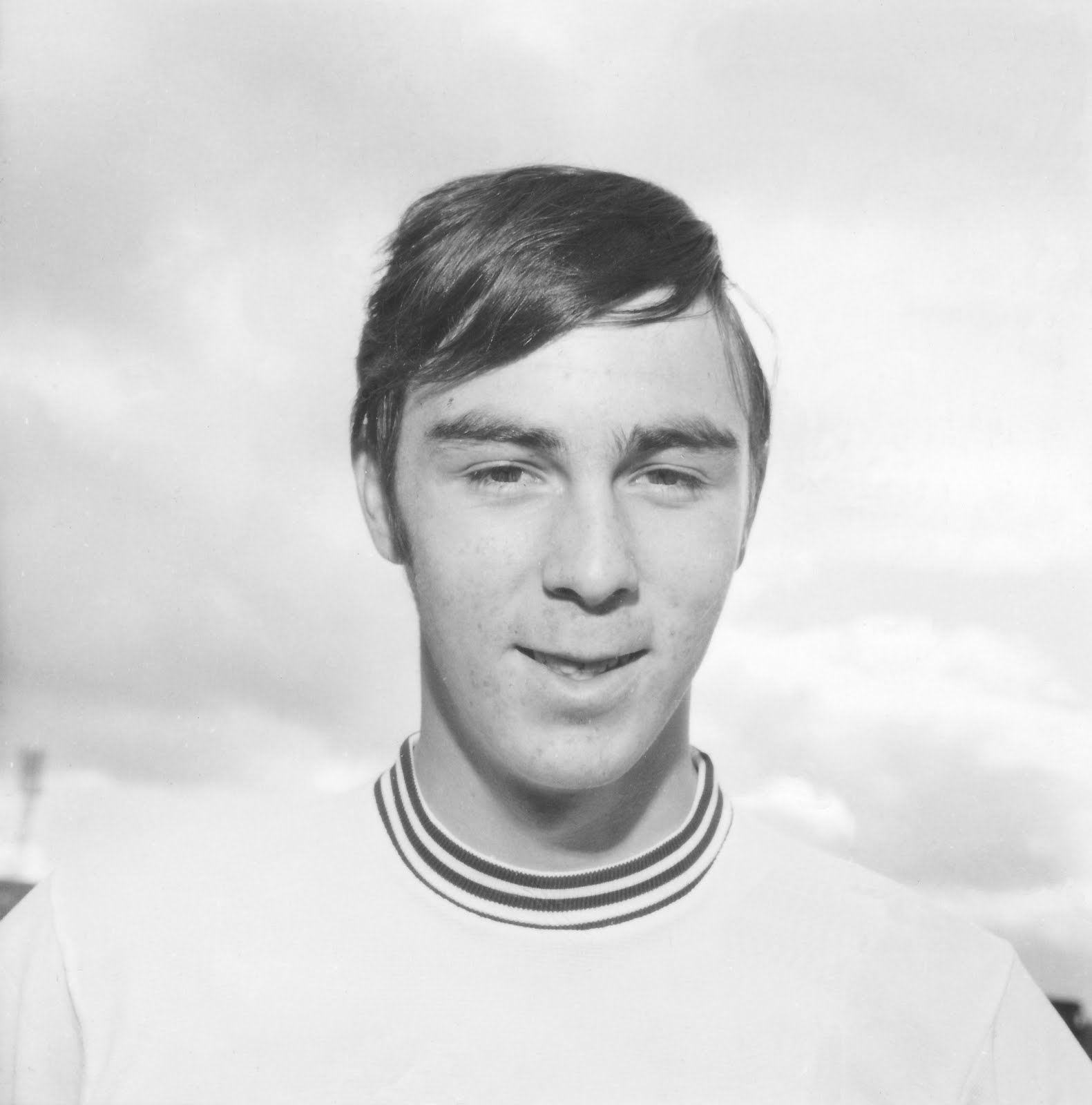 THE DUNDEE FUTBA SHRINE: GRAHAM ROBERTSON - FULL BACK